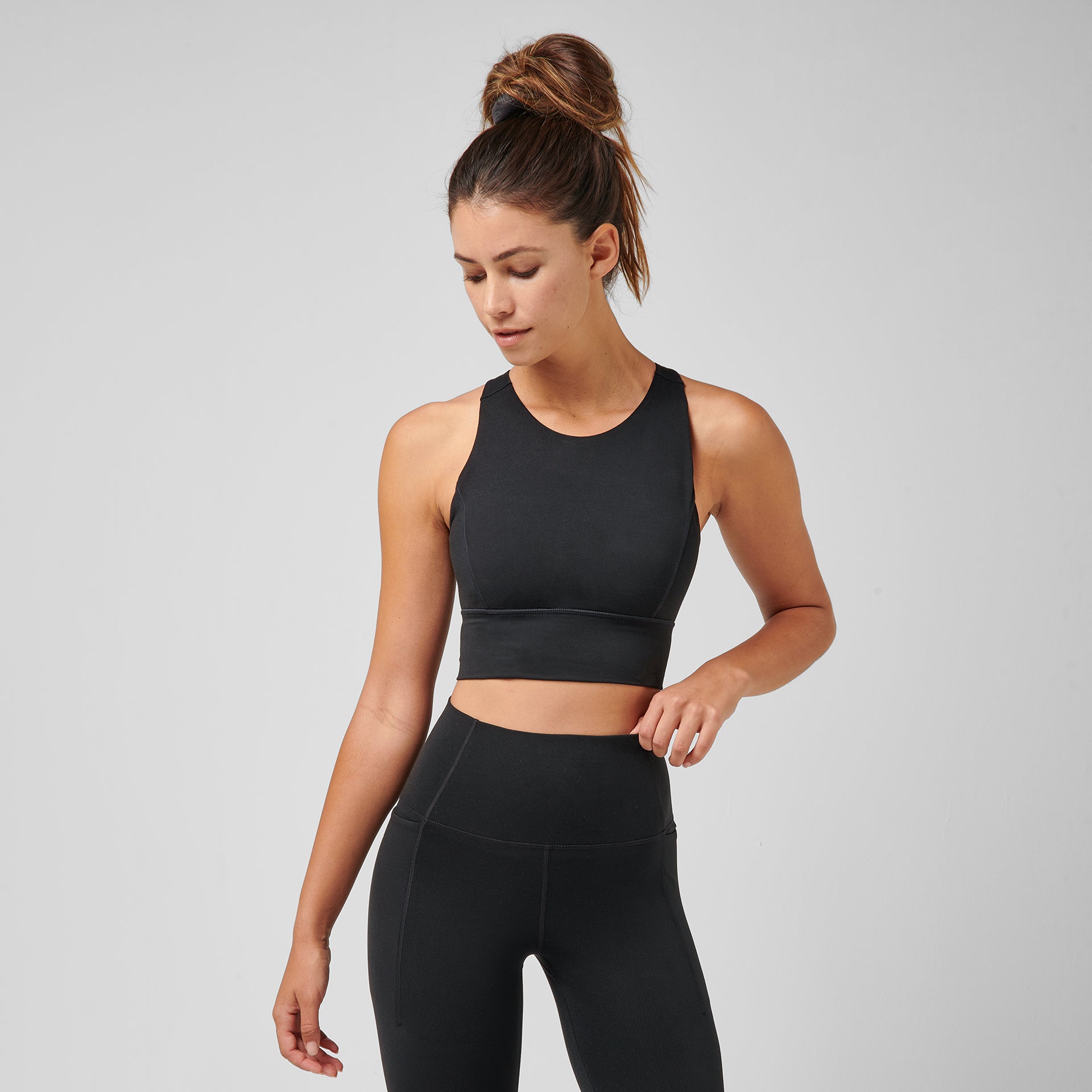 high-neck-pocket-long-bra-315492.jpg?v=1696492365&width=1920